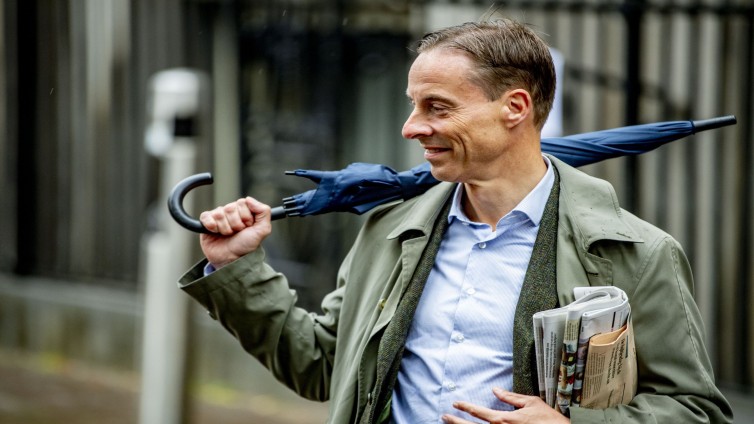 Vertrek van RVD-baas Stephan Schrover, woordvoerder Mark Rutte ...